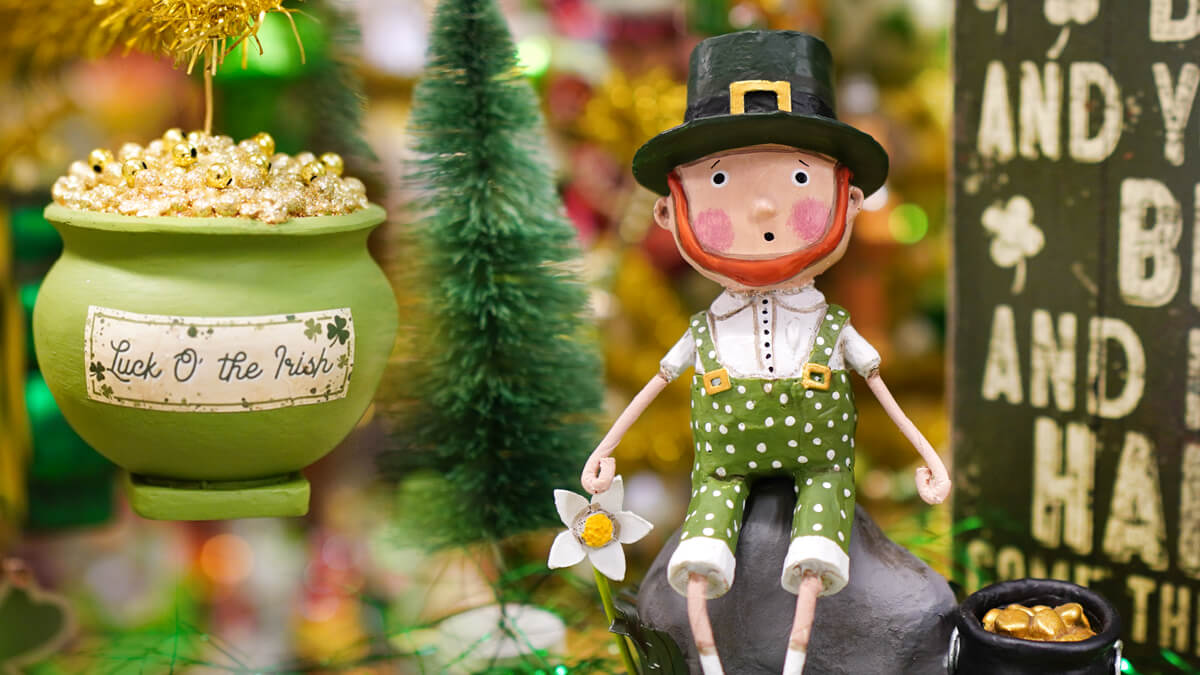 Traditions Year-Round Holiday Store